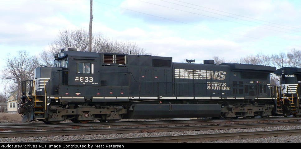 NS 8833
